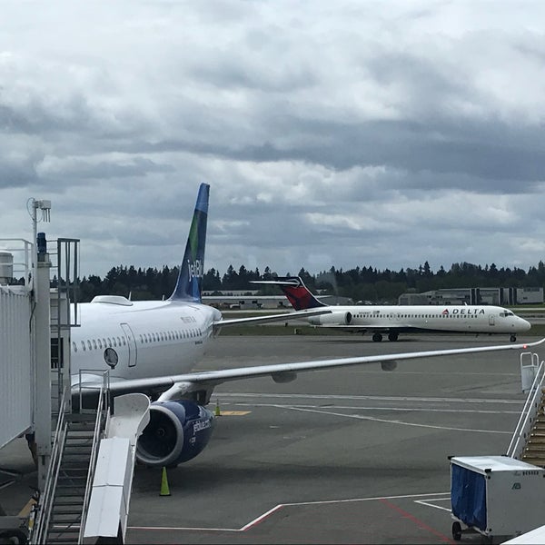 Gate B11 - Concourse B