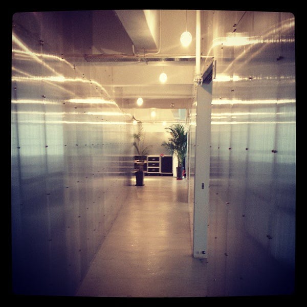 Innovation Lab - 8/F, Cheung Hing Industrial Bldg, 12P Smithfield