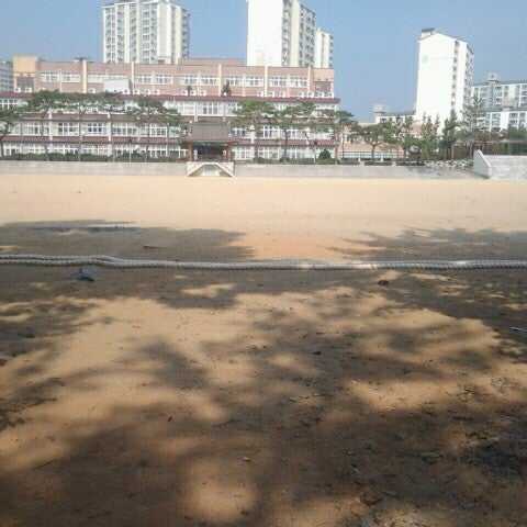 Gongdo Middle School 공도중학교 - Middle School