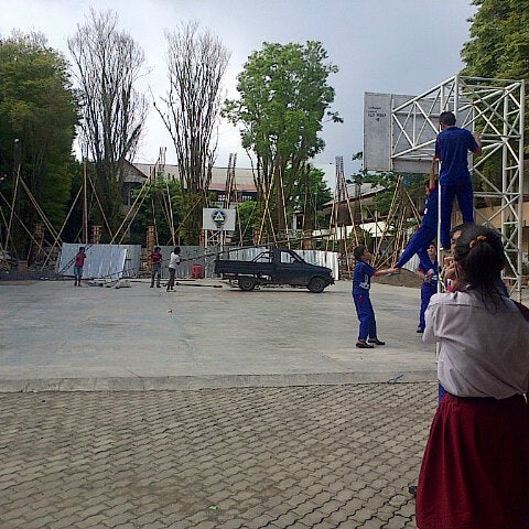 Lapangan Basket Rex Mundi - SMA Katolik Rex Mundi Manado