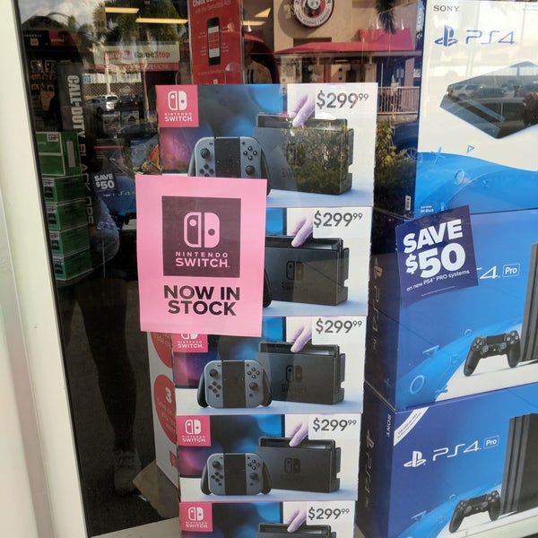 GameStop - Hickham - Honolulu, HI