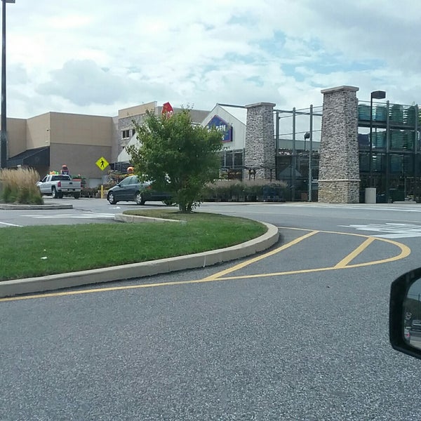 Quarry Center - Shopping Plaza in Haverford