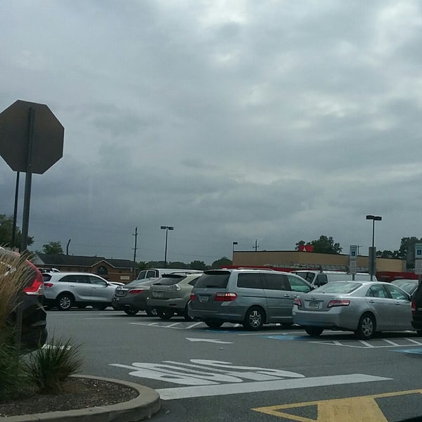 Quarry Center - Shopping Plaza in Haverford