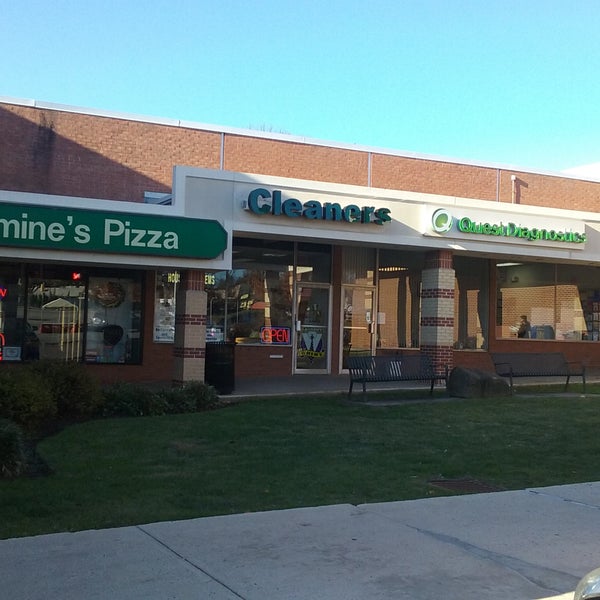 Newtown Square Shopping Center - Newtown Square, PA