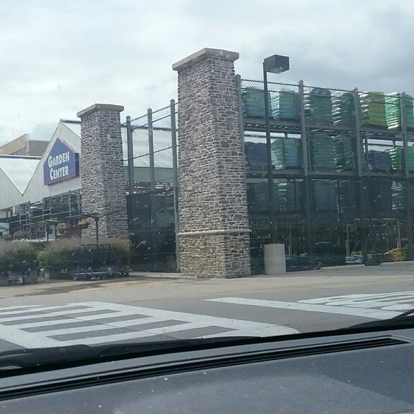 Quarry Center - Shopping Plaza in Haverford