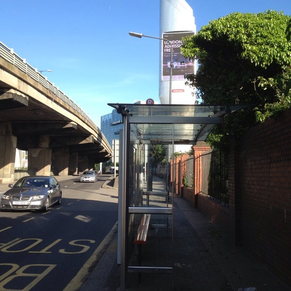 Chiswick Roundabout/Gunnersbury Bus Stop R - 11 visitors