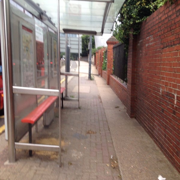 Chiswick Roundabout/Gunnersbury Bus Stop R - 11 visitors