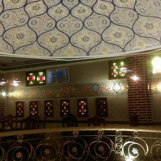 Khanat Traditional Restaurant | سفره خانه سنتی و كاروانسرای خانات ...