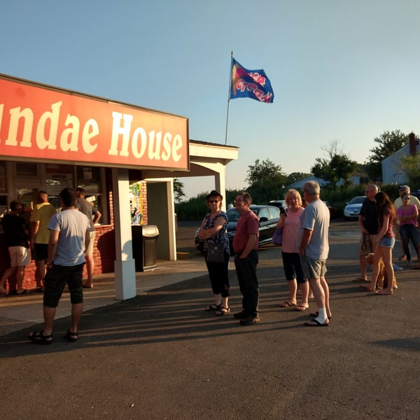 Photos at Sundae House - Woodmont - 8 tips from 260 visitors