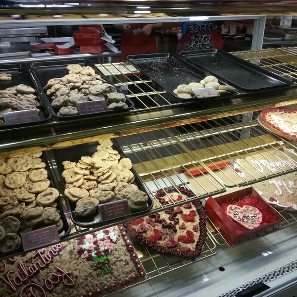 Mrs Fields Cookies - Bakery