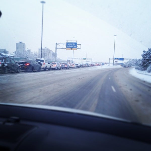 Hwy 401 at Allen Rd - Intersection
