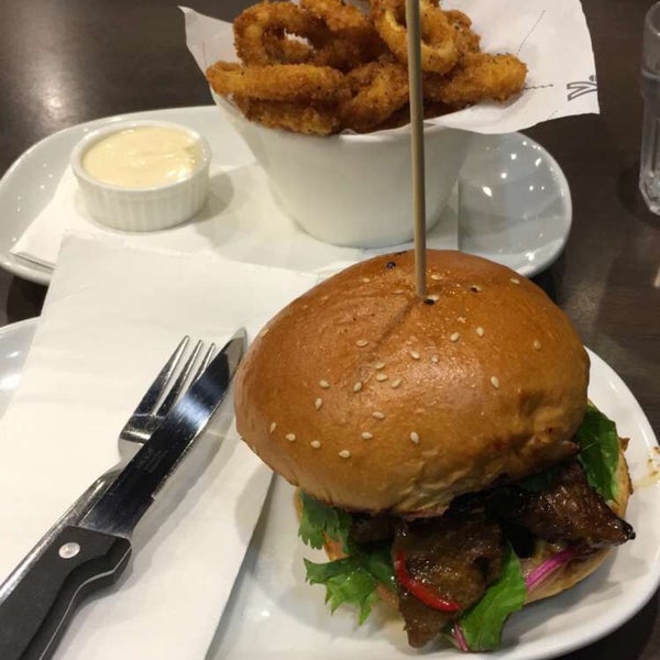 V Burger Bar - Burger Joint