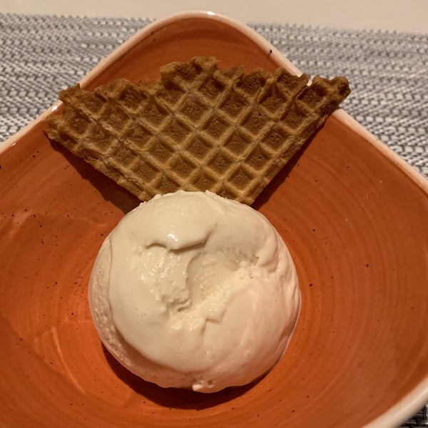 EDGE Restaurant And Bar At Four Seasons Hotel Denver - Central Business ...