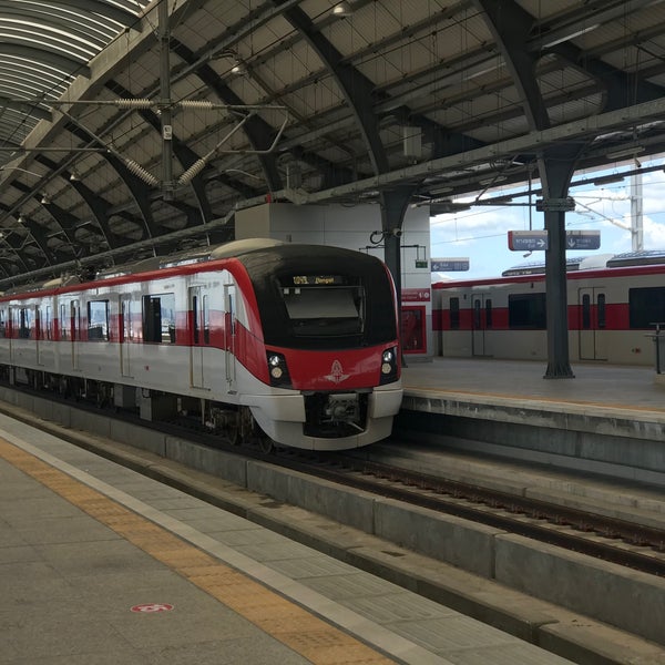 SRT Red Line (รถไฟฟ้า สายสีแดง) - Train