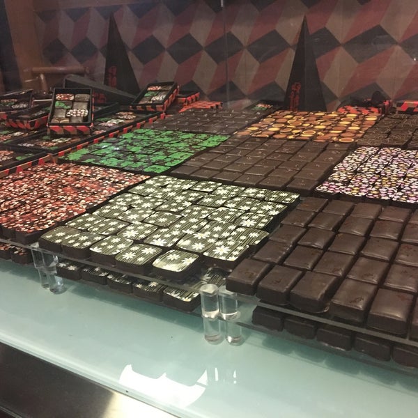 The Dark Side Of Chocolate - Δεξαμενή - 62 tips