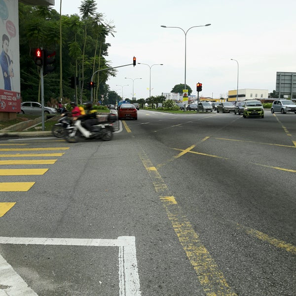Traffic Light Taman Bidara - Intersection in Seremban