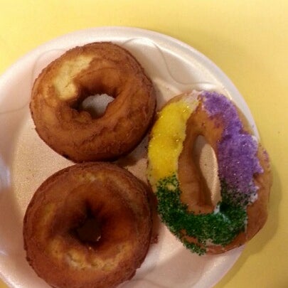 Chris' Cafe - Donut Shop