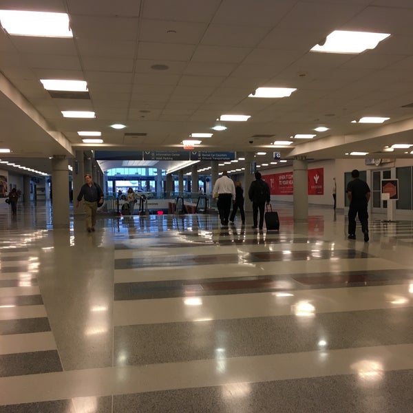 United Airlines Ticket Counter - 1 Richard E Byrd Terminal Dr