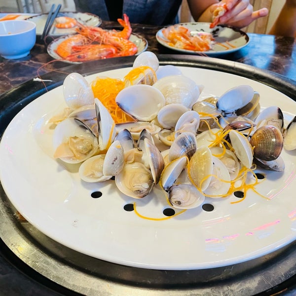 Photos at Steam Era Seafood Steamboat Restaurant 蒸时代海鲜蒸汽火锅