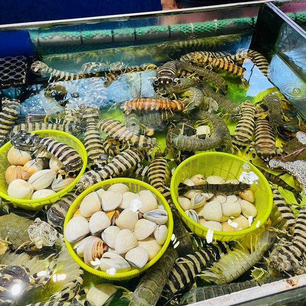 Photos at Steam Era Seafood Steamboat Restaurant 蒸时代海鲜蒸汽火锅