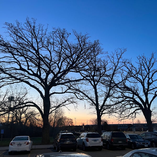 Fort Snelling LRT Station - 6053 Minnehaha Ave