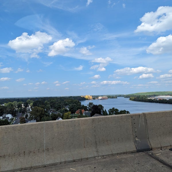 New Jersey / Pennsylvania Border - NJ/PA Border