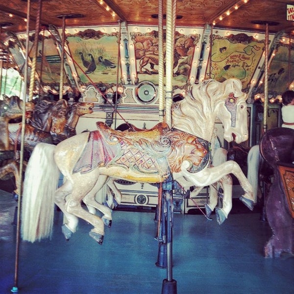 Griffith Park Merry-Go-Round - Theme Park Ride / Attraction
