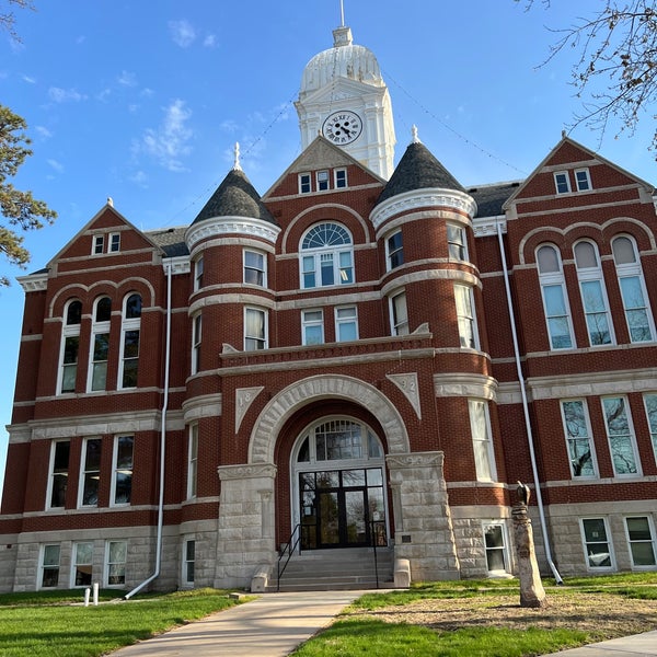 Taylor County Courthouse - 11 visitors
