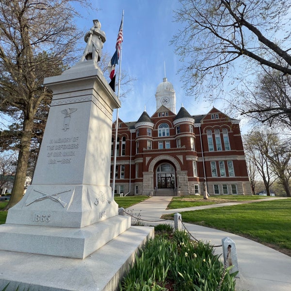 Taylor County Courthouse - 11 visitors