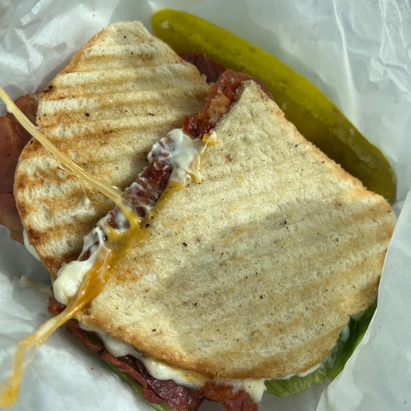 Main Street Brick House - Restaurant in Leon