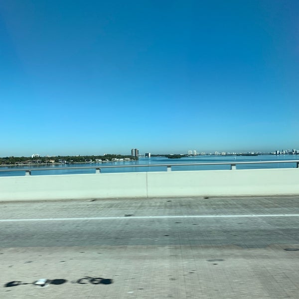 Julia Tuttle Causeway - Road