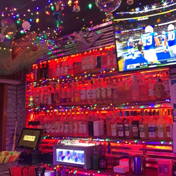 Photos at Giligin's Sand Bar & Shrimp Hut and Chuey's Midget Dwarf Bar ...