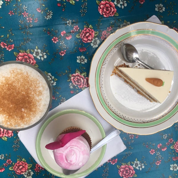 What the Cake? - Tea Room