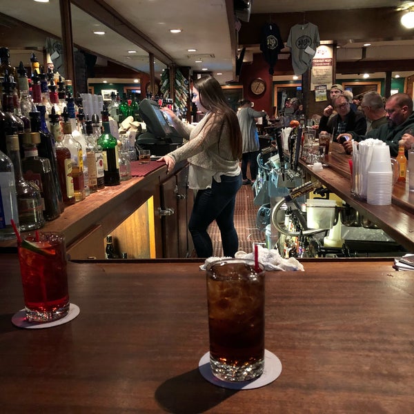 P&G's Restaurant & Bar - Bar