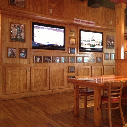 Photos at WingHouse - 15 tips from 802 visitors
