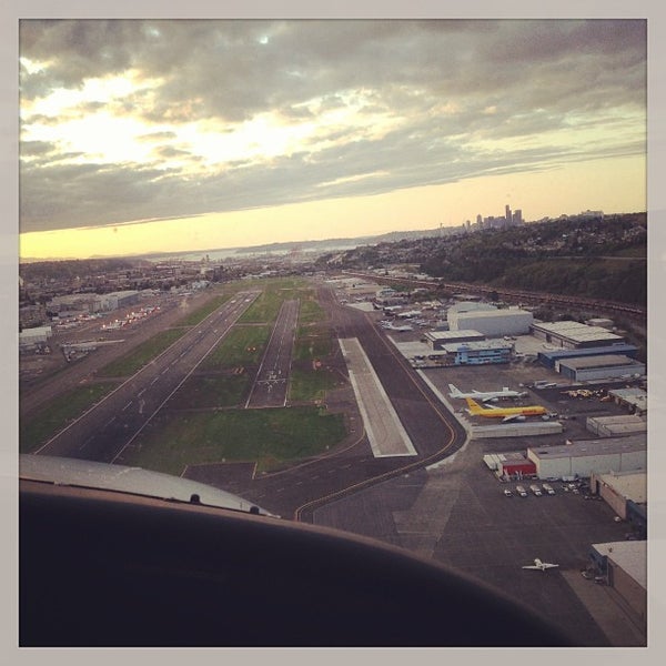 Boeing Field/King County International Airport (BFI) - Georgetown ...