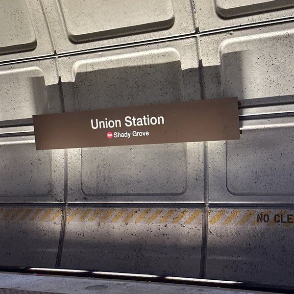 WMATA Red Line Metro - Train in Washington