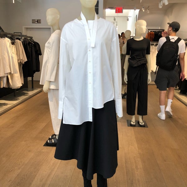 COS - SoHo - 129 Spring St