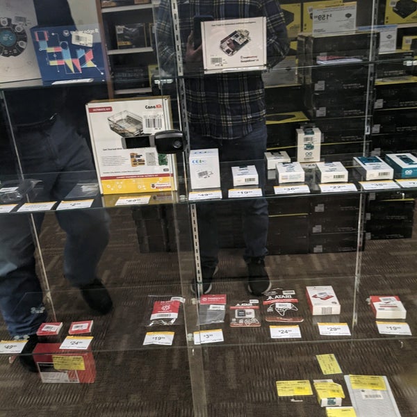 Micro Center - Saint Davids, PA