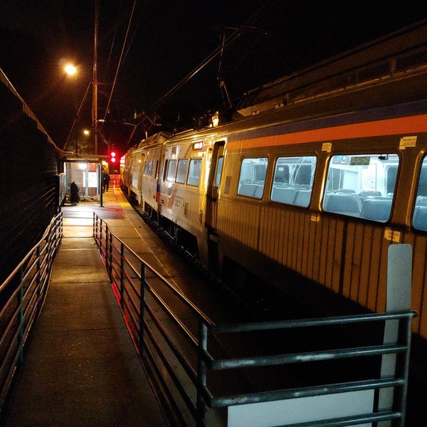 SEPTA Elwyn Station - Rail Station in Media