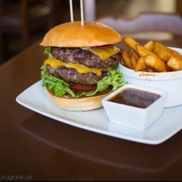 Cowboys Burger Saloon - 28 tips