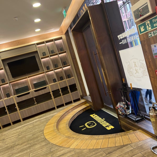 SideQuest Gamers Hub - Gaming Cafe in Leicester Square