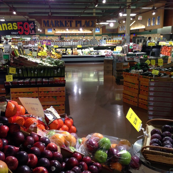 Pick 'n Save - Grocery Store in Riverwest