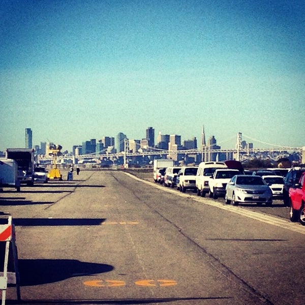 Alameda Point Antiques Faire - Flea Market in Alameda Point