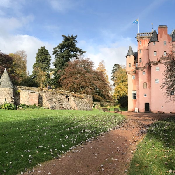 Craigievar Castle - Castle
