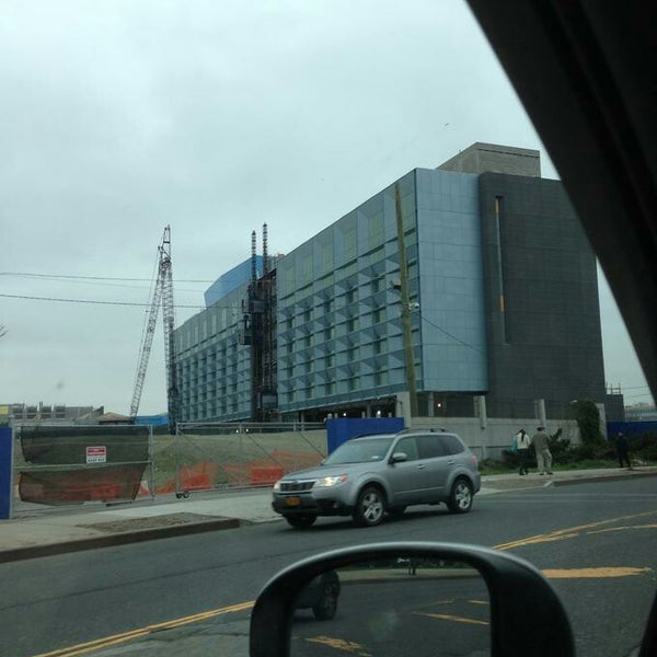 NYPD - Barriers Section - Police Station in Sunnyside