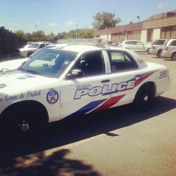 Toronto Police Service - 22 Division - Islington - City Centre West ...