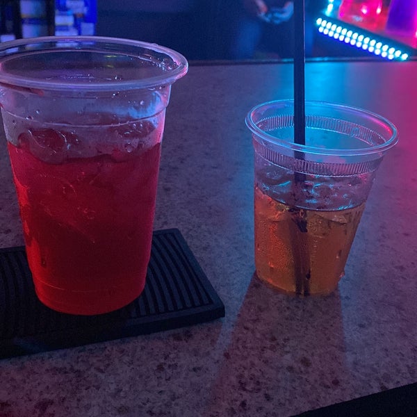 Papi’s Lounge - Lounge