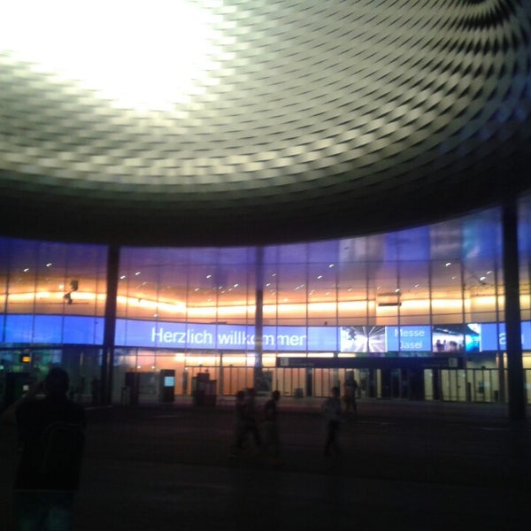 Messeplatz - Plaza in Rosental