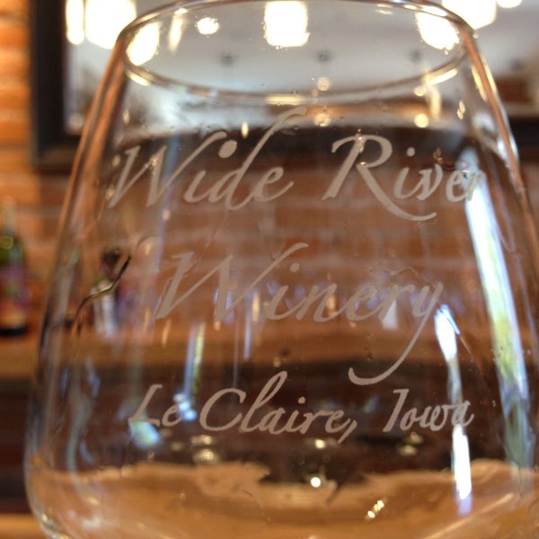 Wide River Winery Tasting Room - 106 N Cody Rd